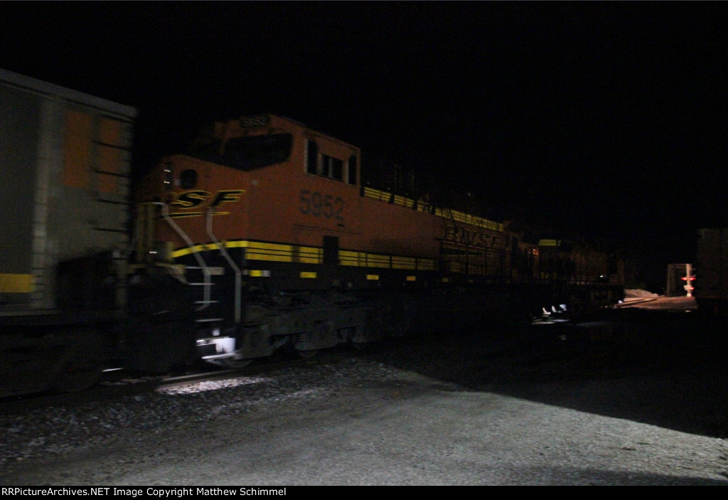 BNSF 5952